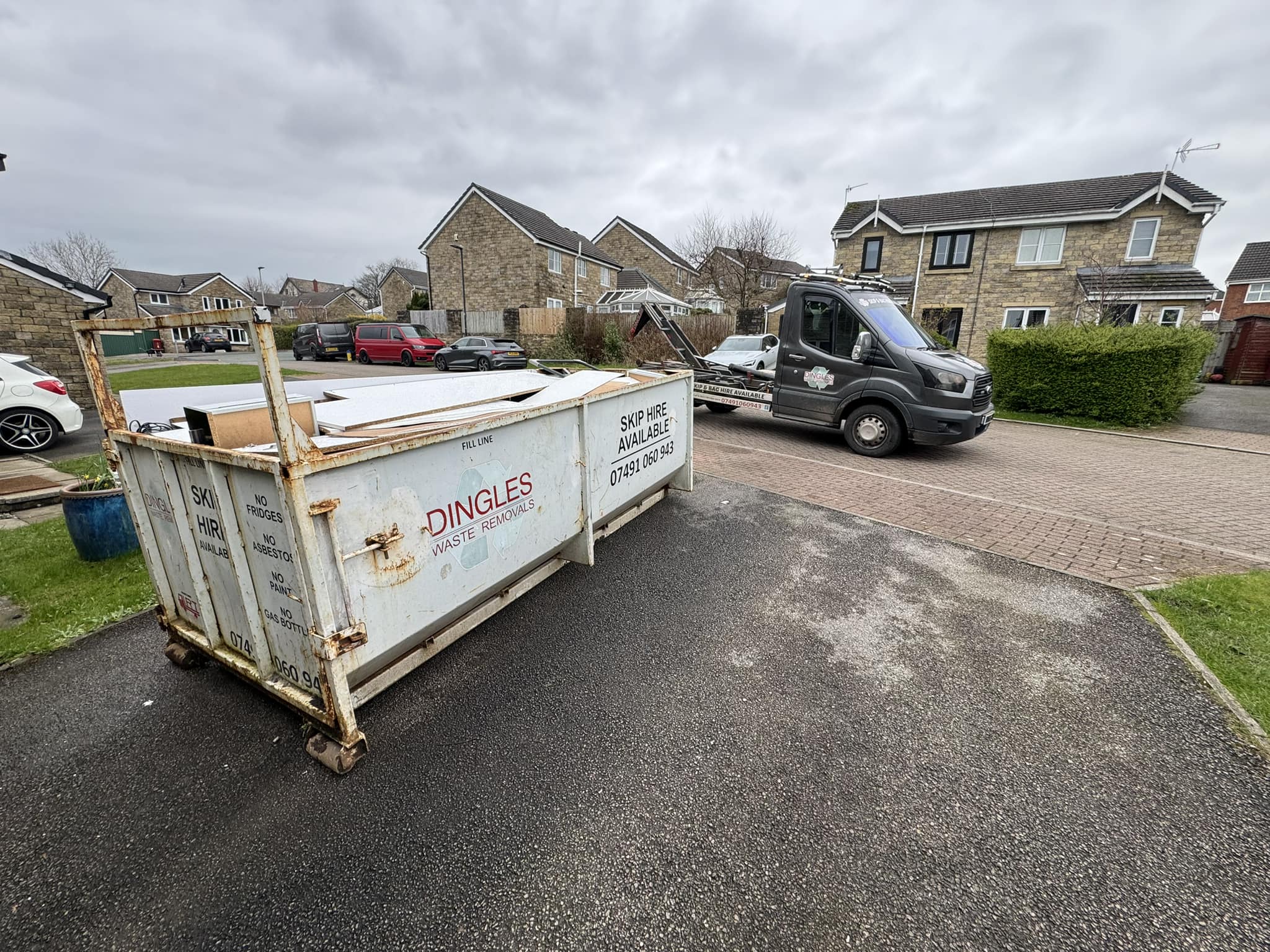 Skip Delivery Hyndburn | Dingles Waste Removals | 07491060943