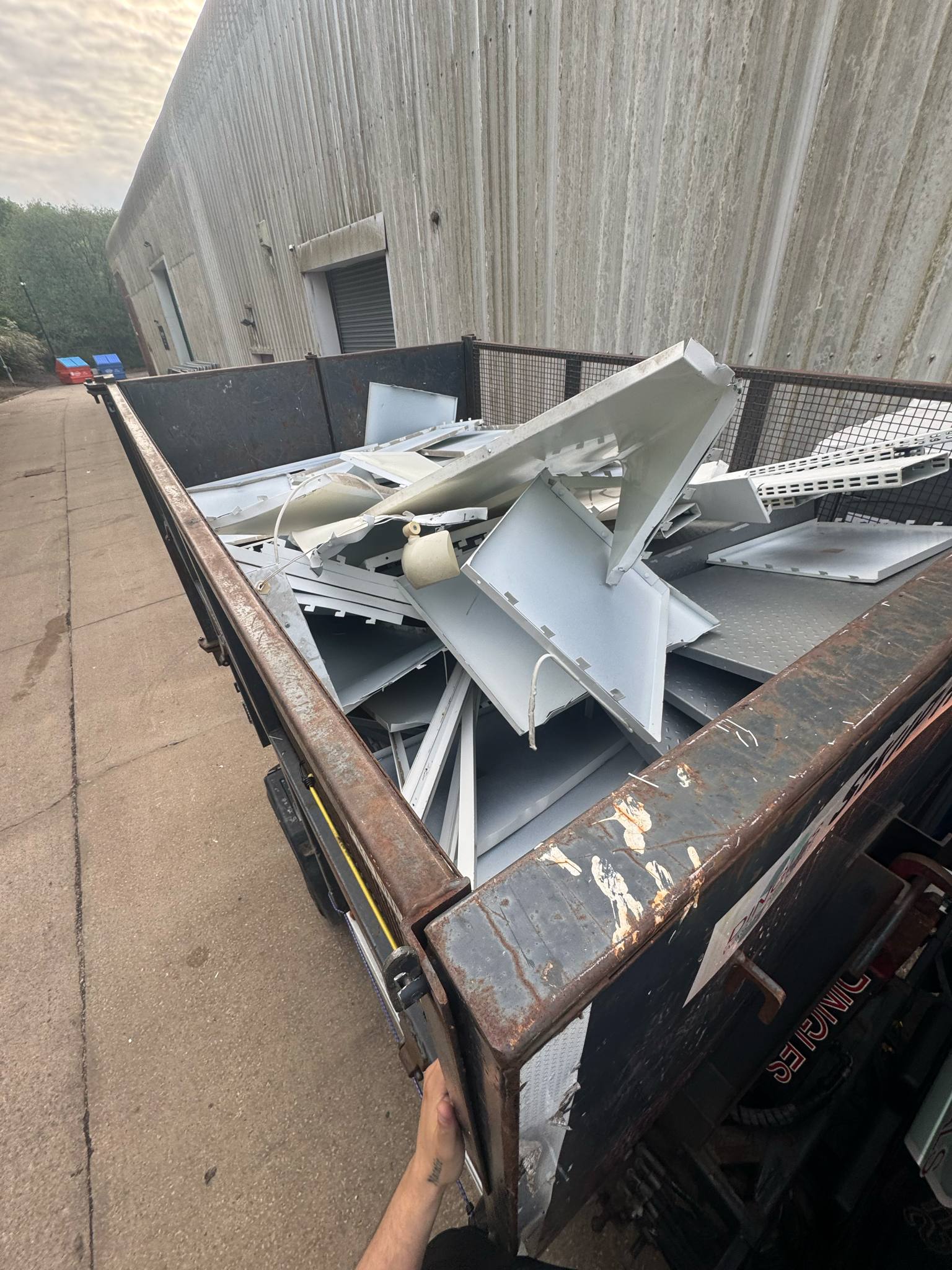 Free Skips Blackburn | Dingles Waste Removals | Free Quotes